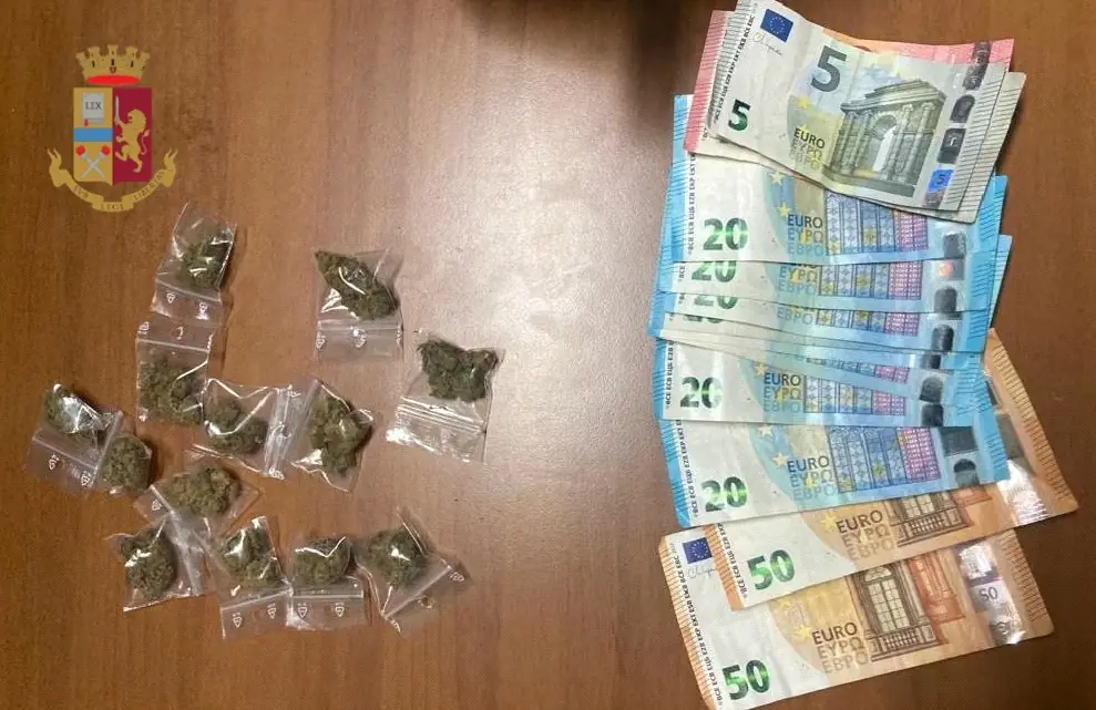 Beccato spacciatore nel Borgo Sant'Antonio a Napoli