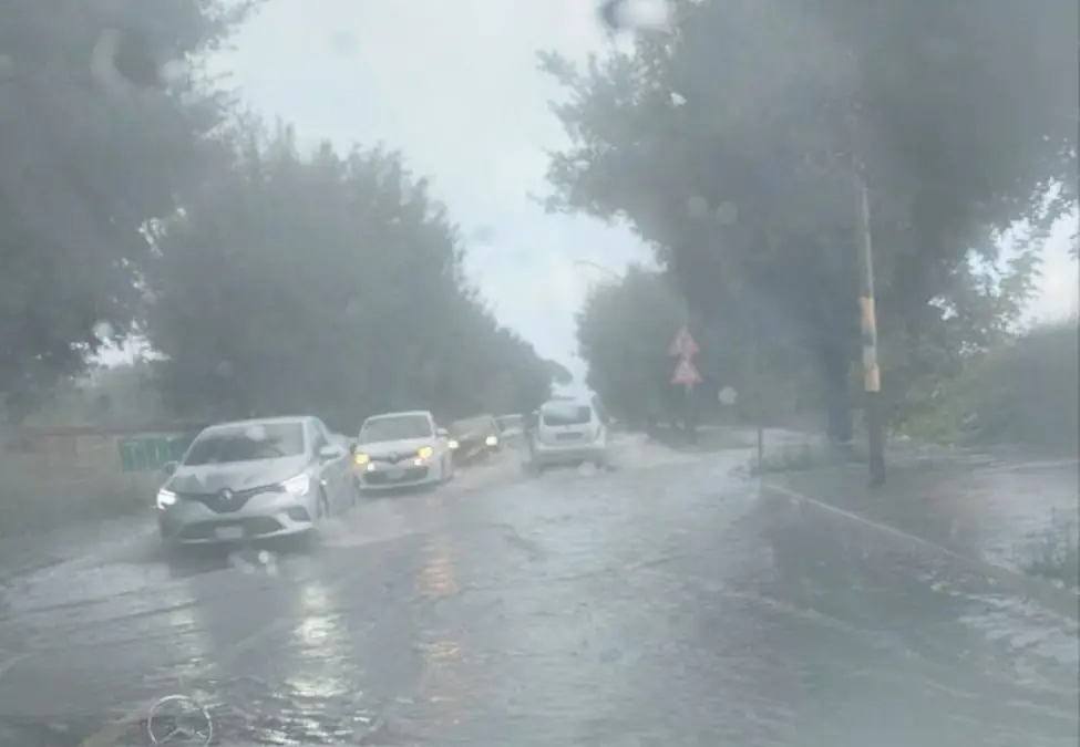 Villaricca a voto con strade allagate