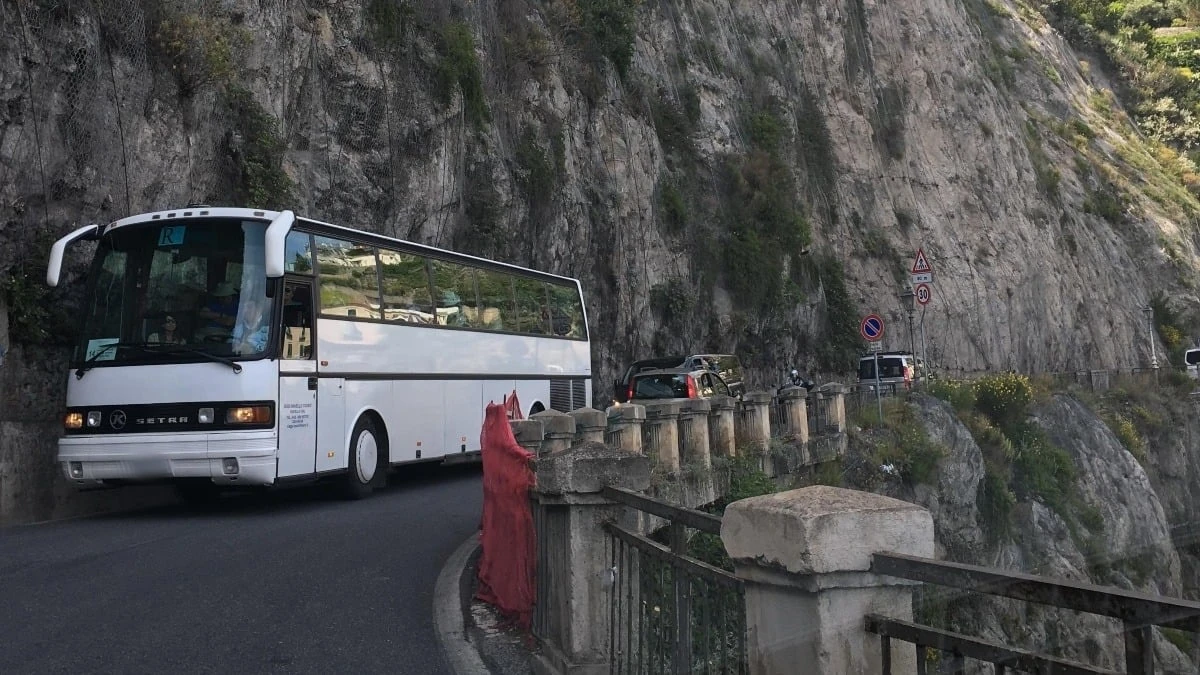Costiera Amalfitana: Bus Turistici in stato di agitazione